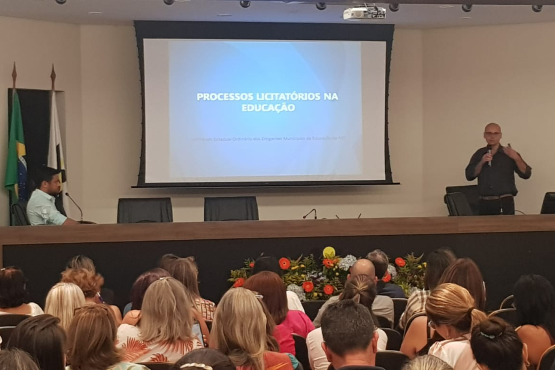 TCE-MS orienta secretários e técnicos municipais de educação
